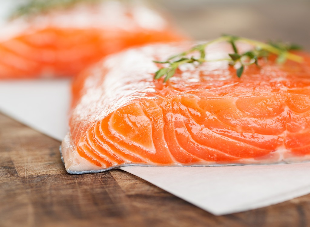 Does salmon cause belly fat?