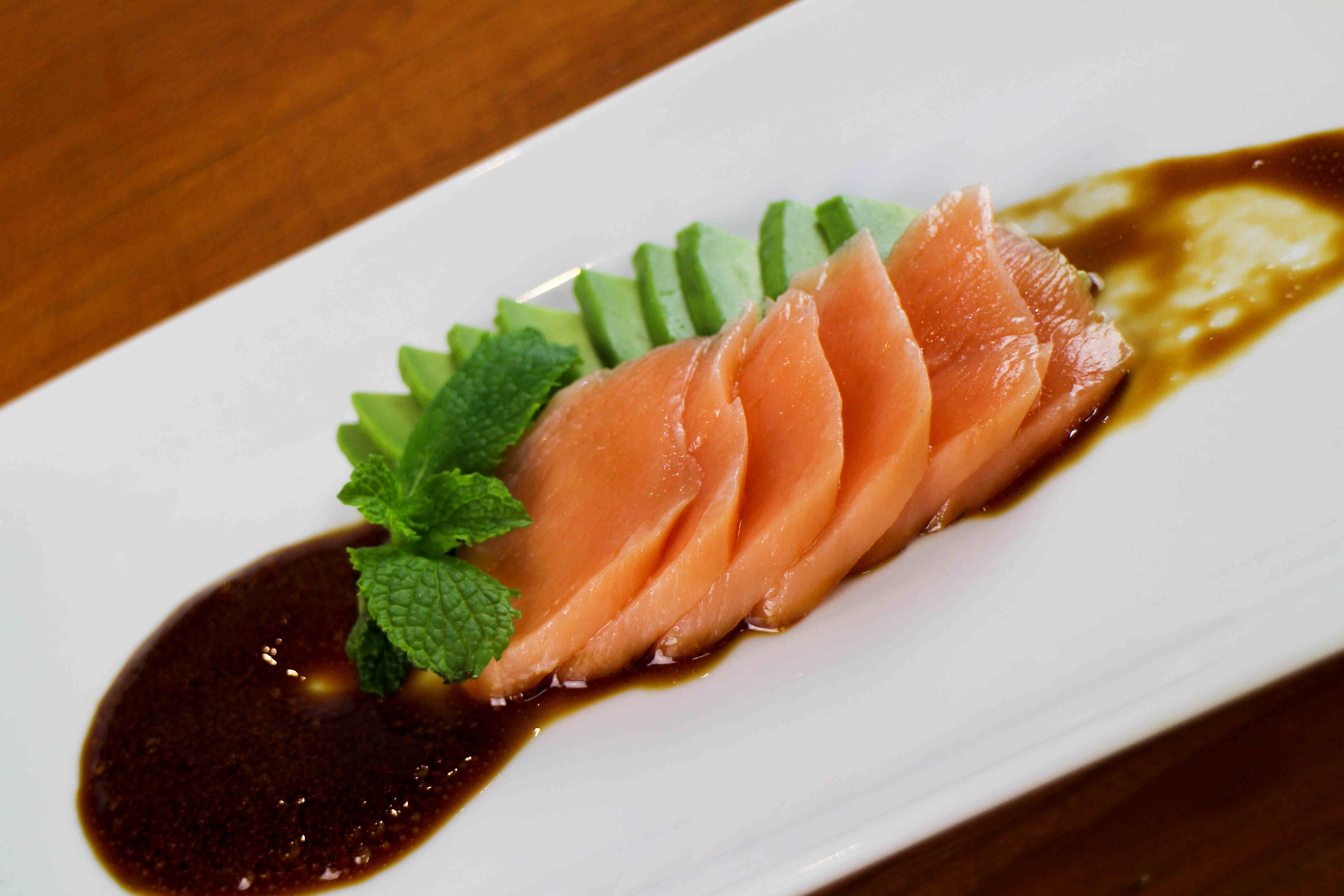 Does sashimi have to be cooked?
