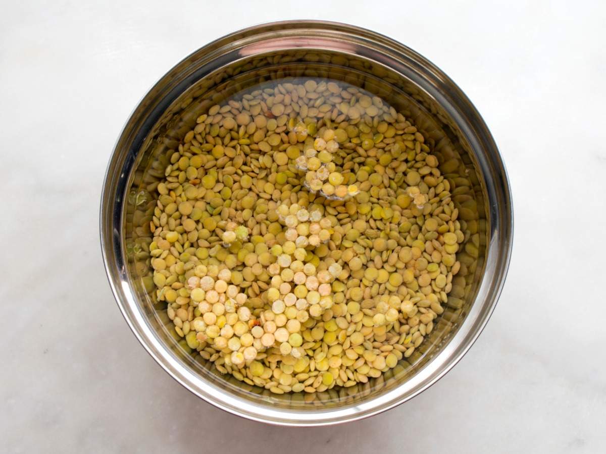 Does soaking lentils remove phytic acid?