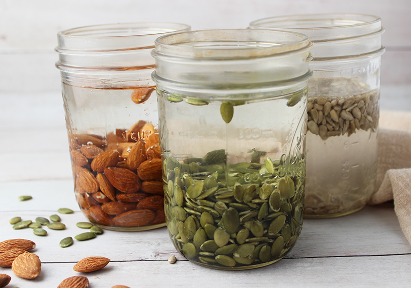 Does soaking nuts remove oxalates?