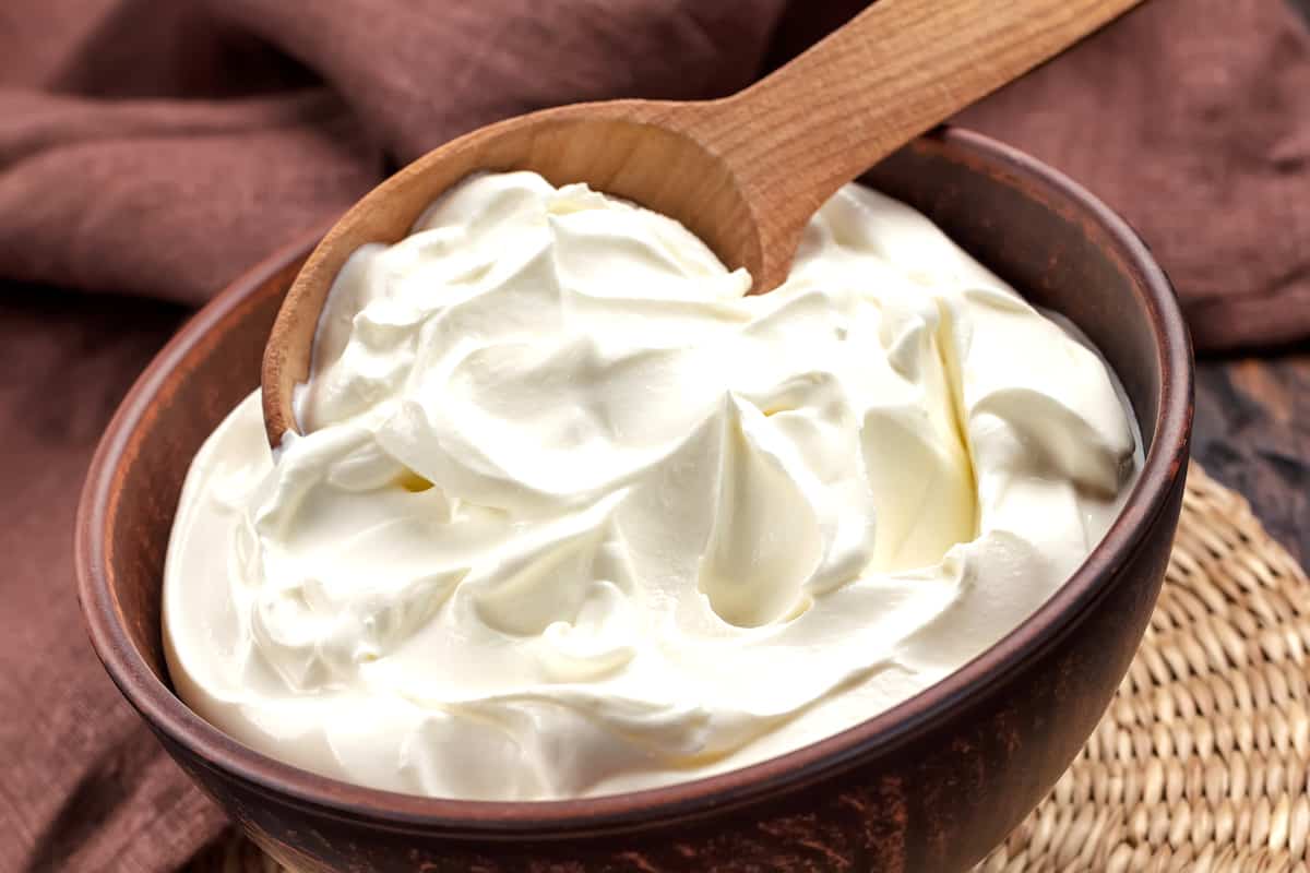 Does sour cream and cream cheese taste the same?