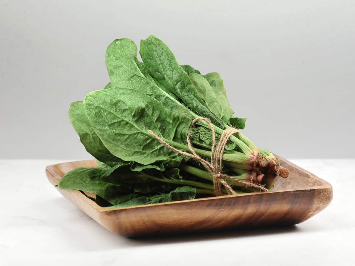 Does spinach increase risk of blood clots?
