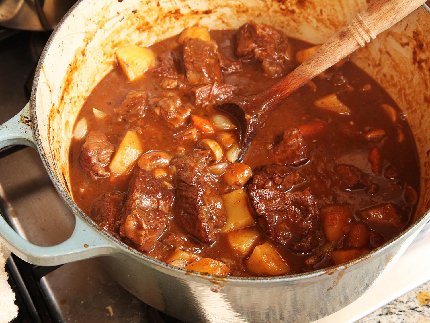 Does stew taste better the longer you cook it?
