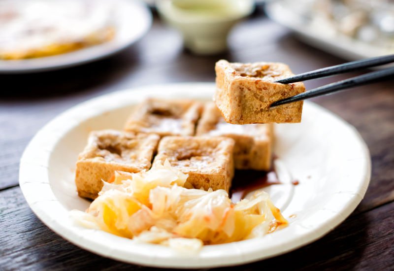 Does stinky tofu taste like cheese?