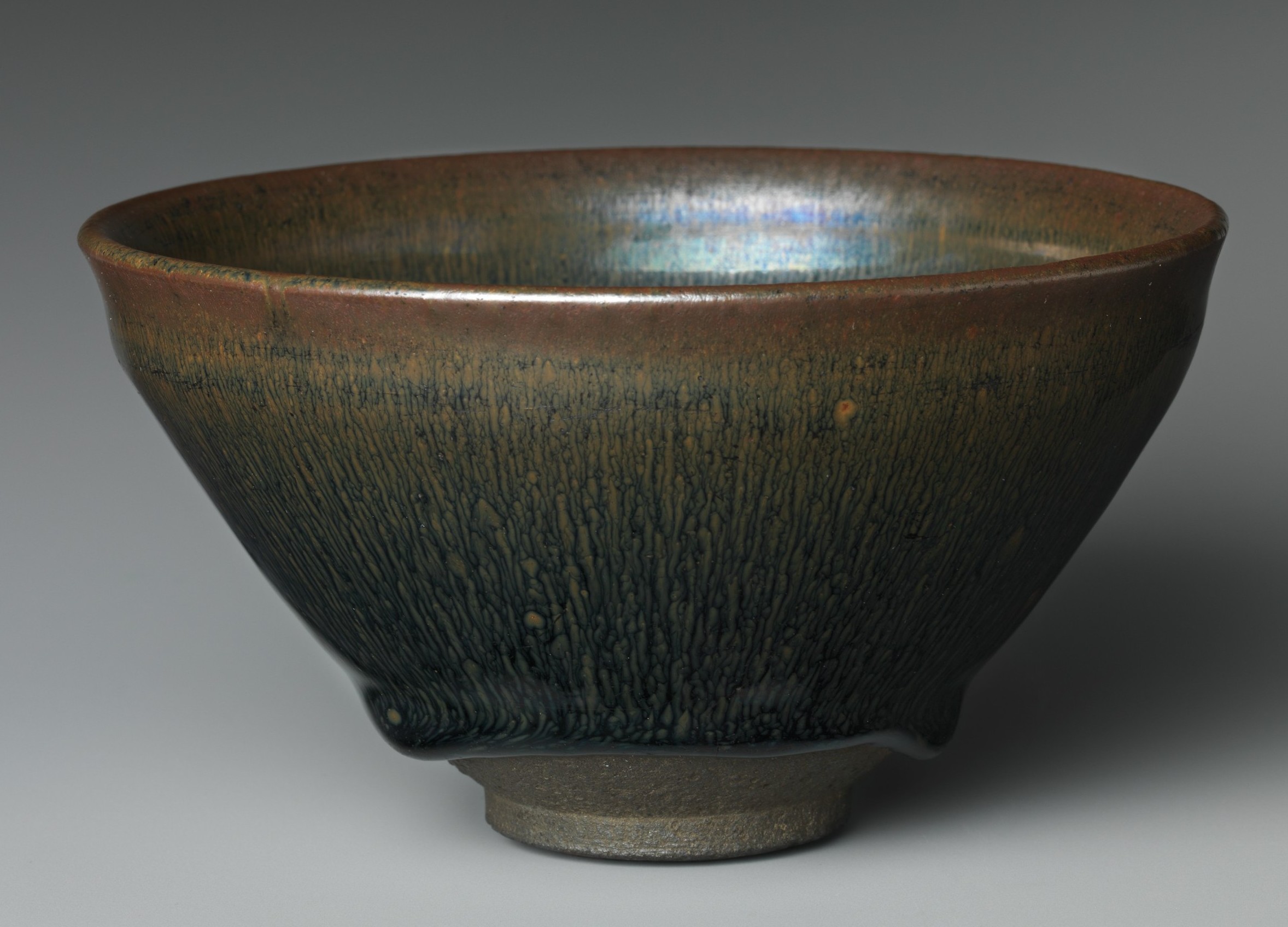 Does stoneware mean ceramic?