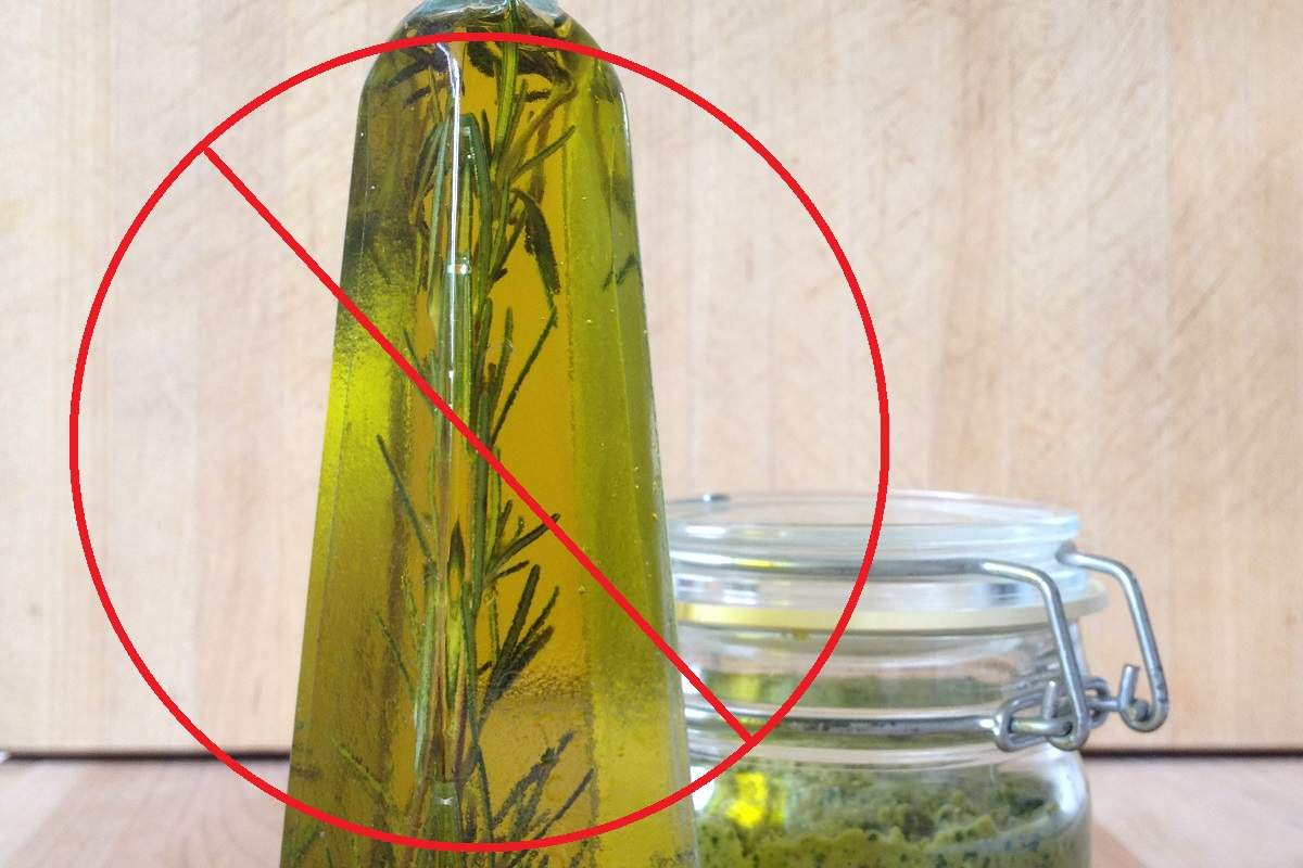 Does vinegar prevent botulism?