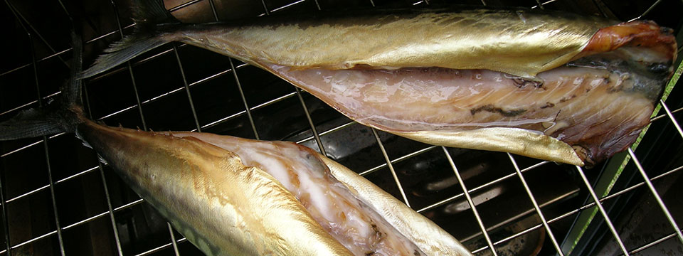 Has smoked mackerel been cooked?