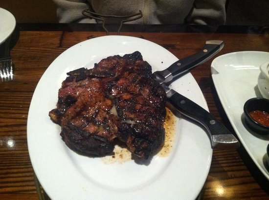 How big is the porterhouse for two at LongHorn Steakhouse?