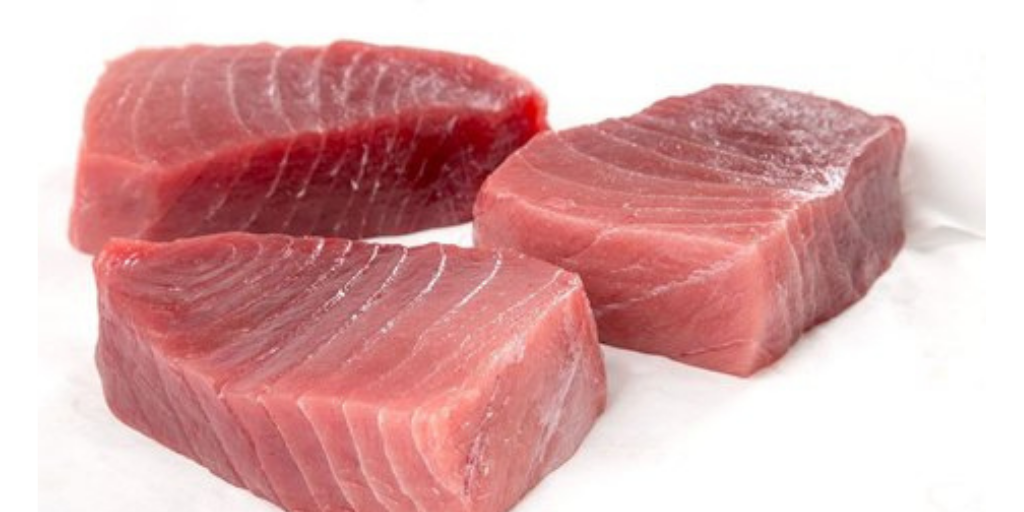 How can you tell if raw tuna is bad?