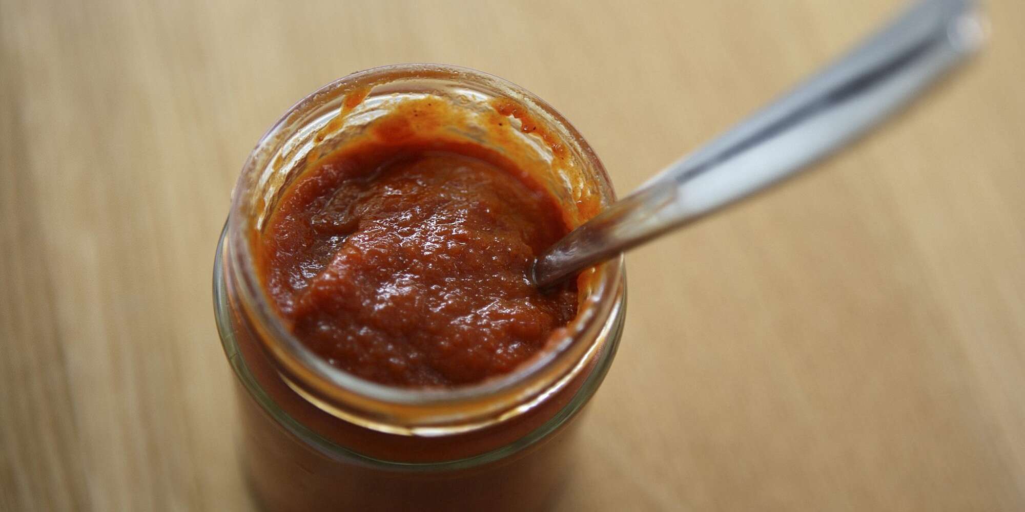 How can you tell if tomato sauce has botulism?