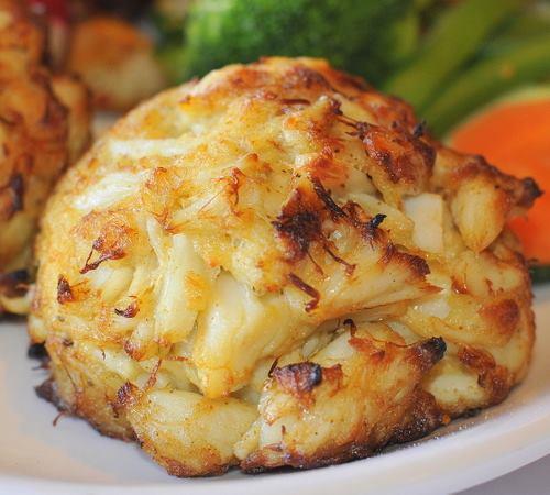 How do Americans rate their crab cakes?