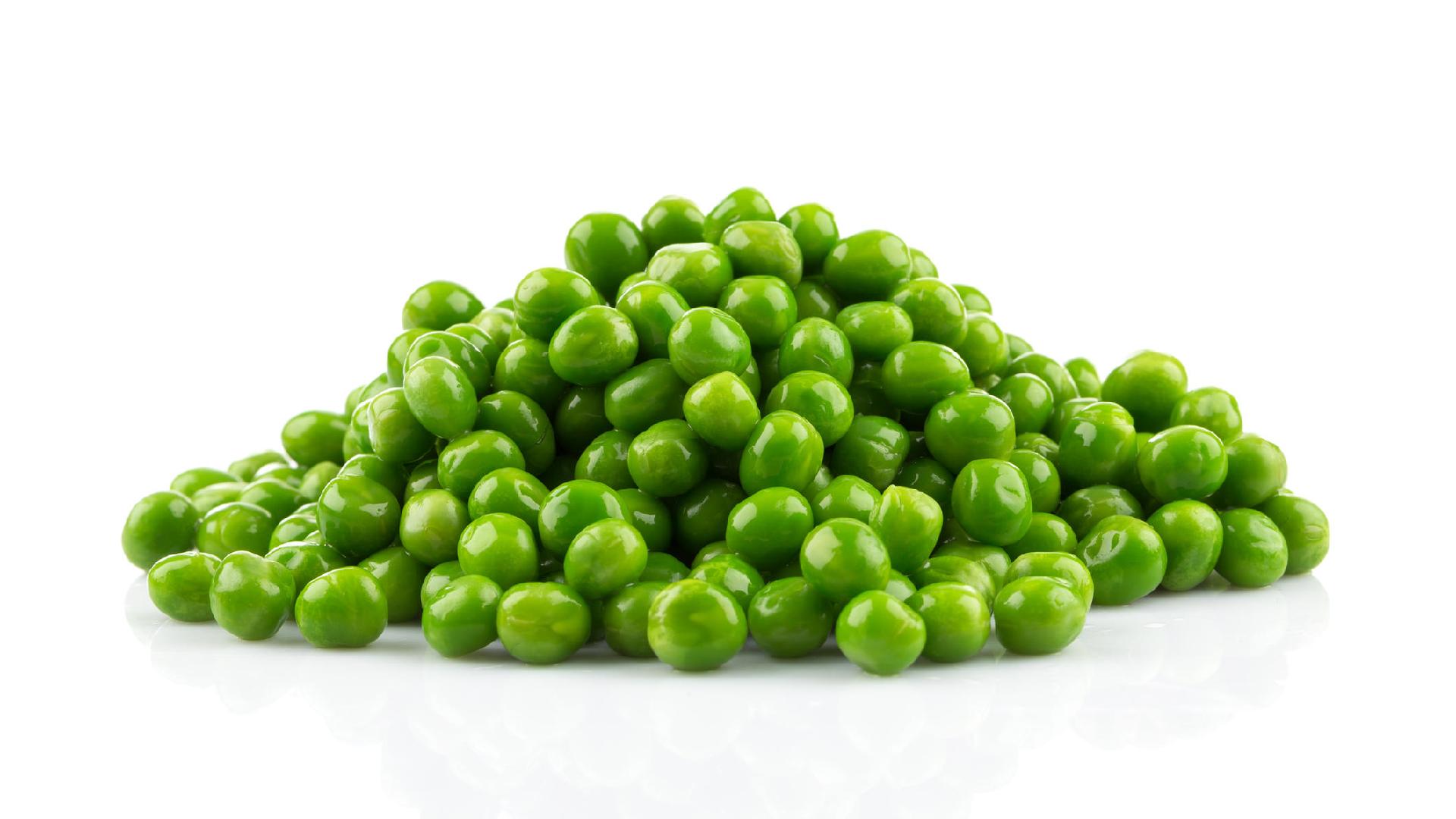 How do I cook fresh green peas?
