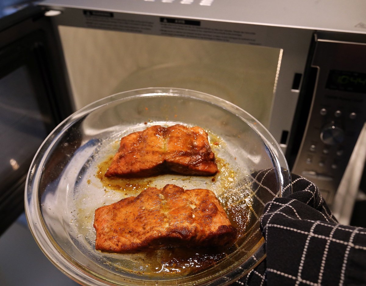 How do I cook frozen fish in the microwave?