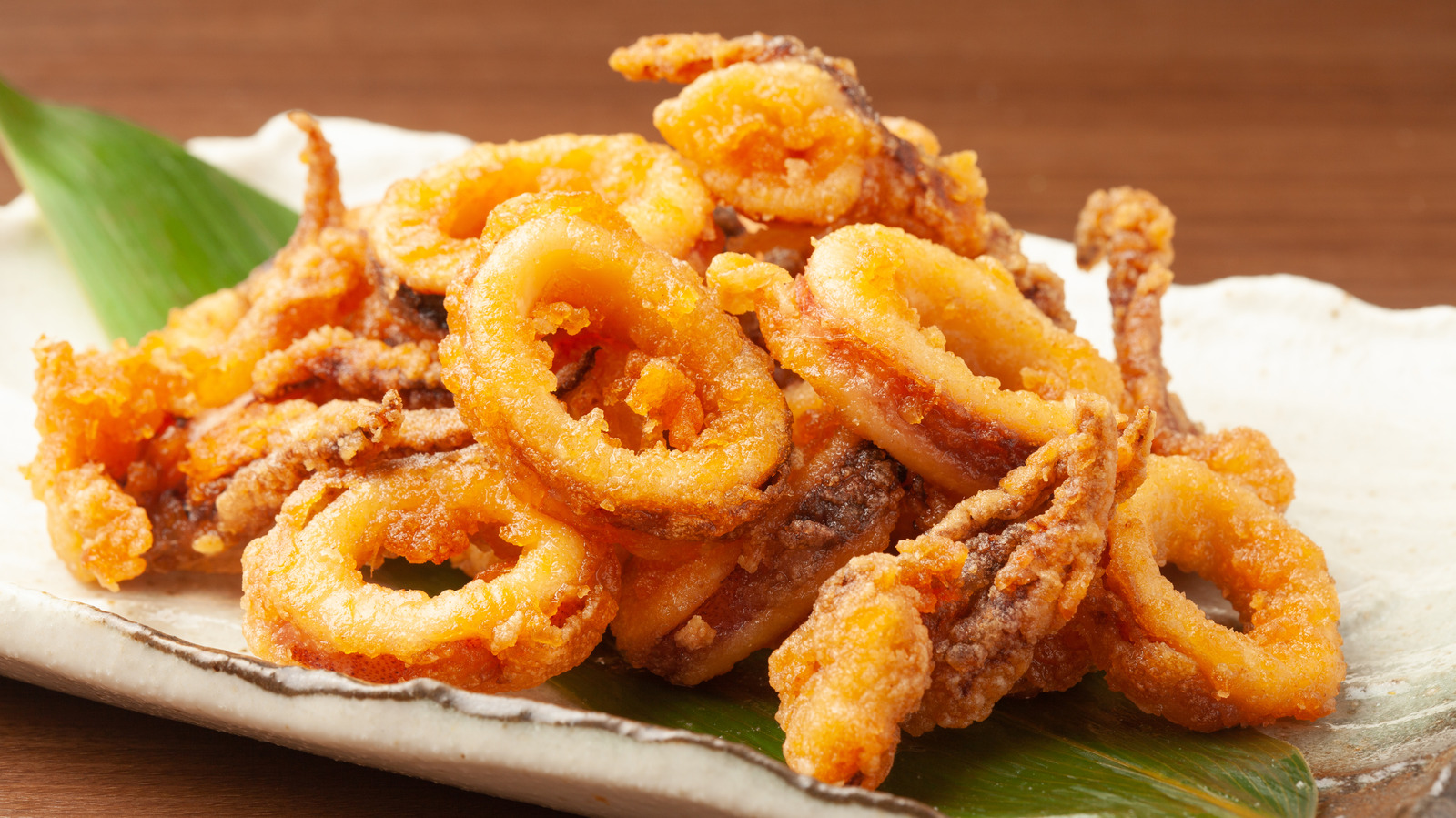 How do restaurants eat calamari?