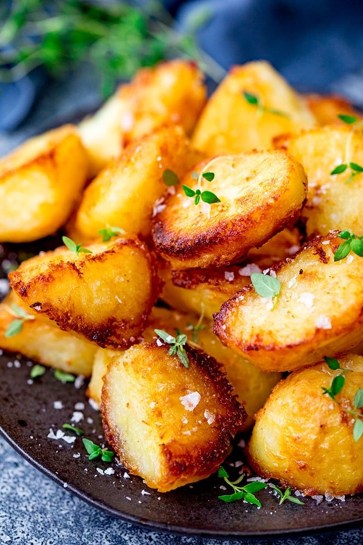 How do restaurants keep roast potatoes warm?