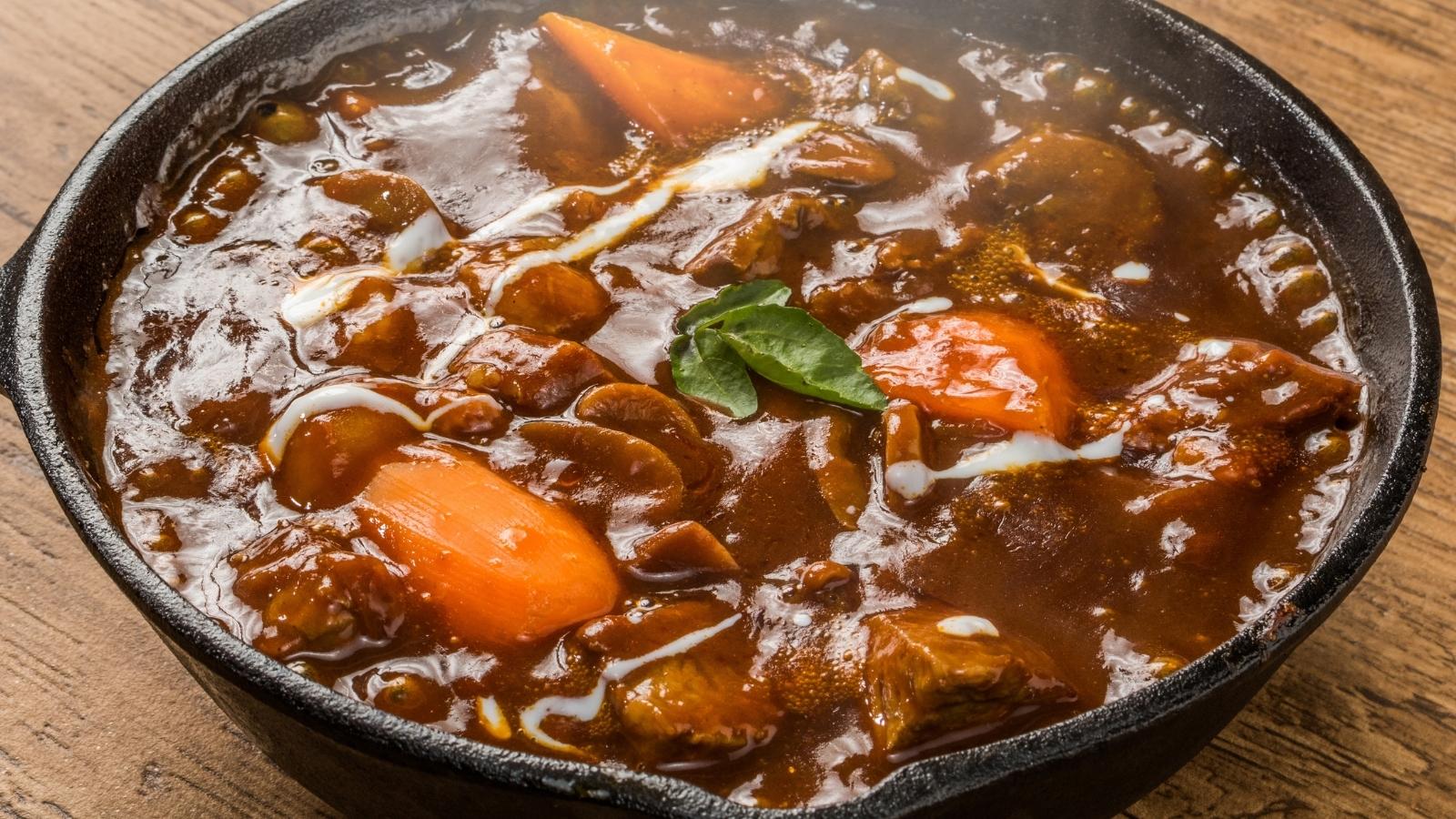 How do you add cornstarch to stew?