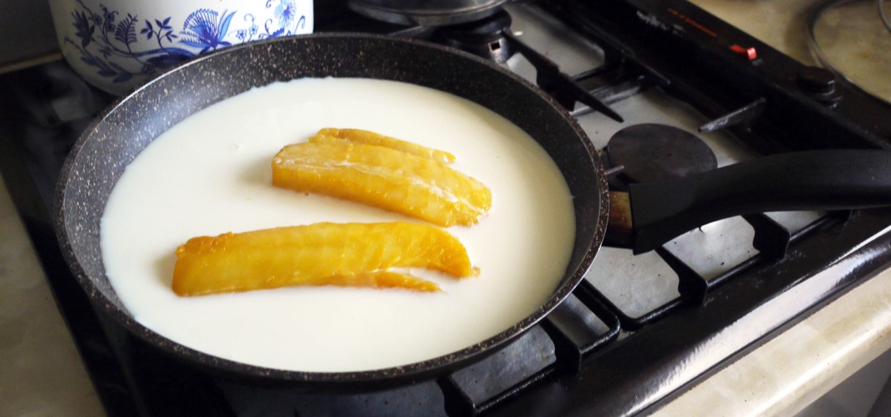 How do you boil fish in milk?