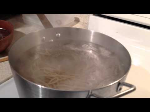 How do you boil frozen noodles?