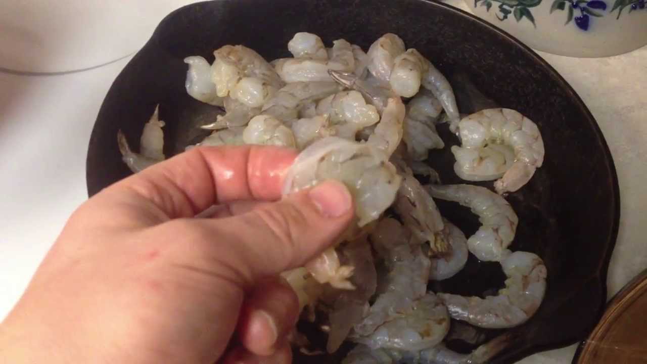 How do you boil frozen raw shrimp?