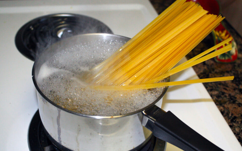 How do you boil pasta in a small pot?