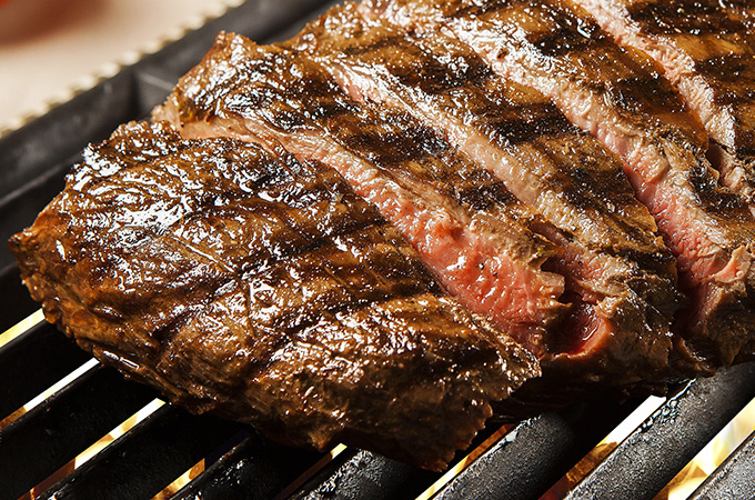 How do you cook a 14 oz steak?