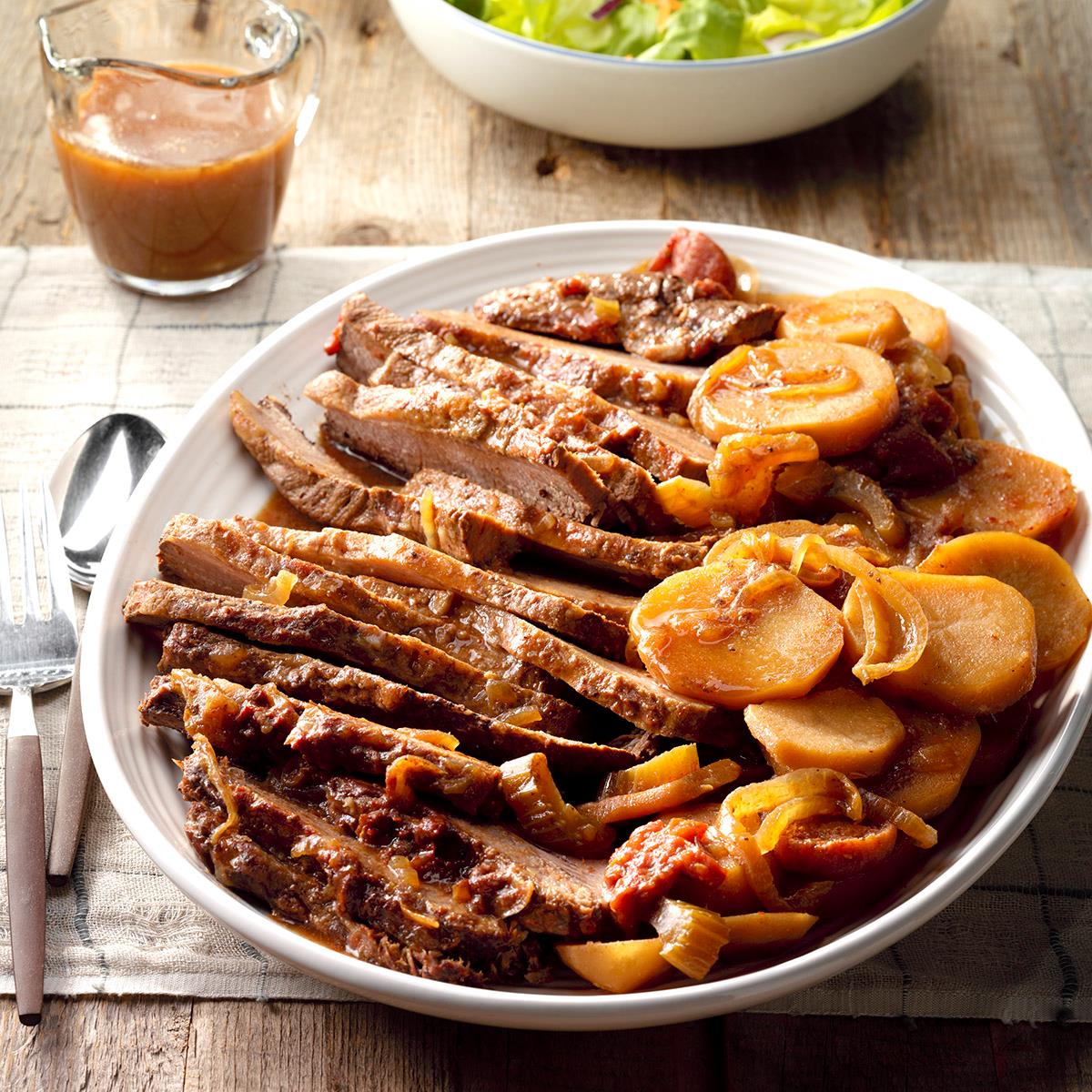 How do you cook a brisket and potatoes in the same Pan?
