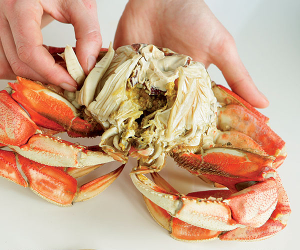How do you cook a whole crab from the store?