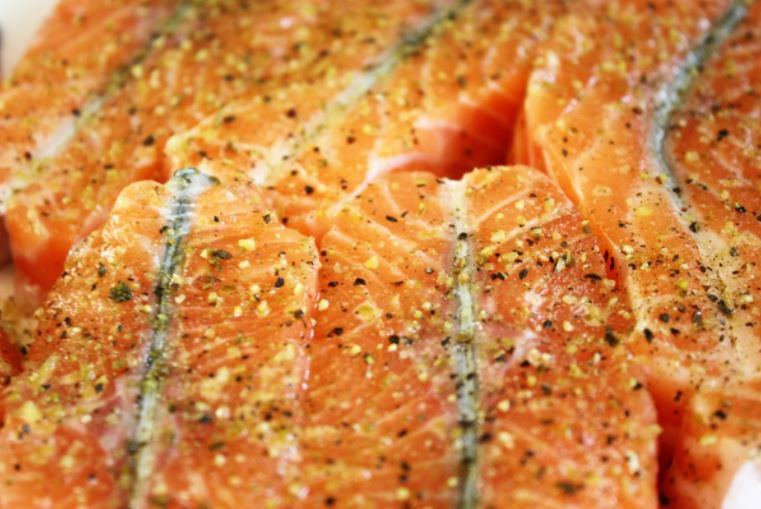 How do you cook fatty fish without making it soggy?