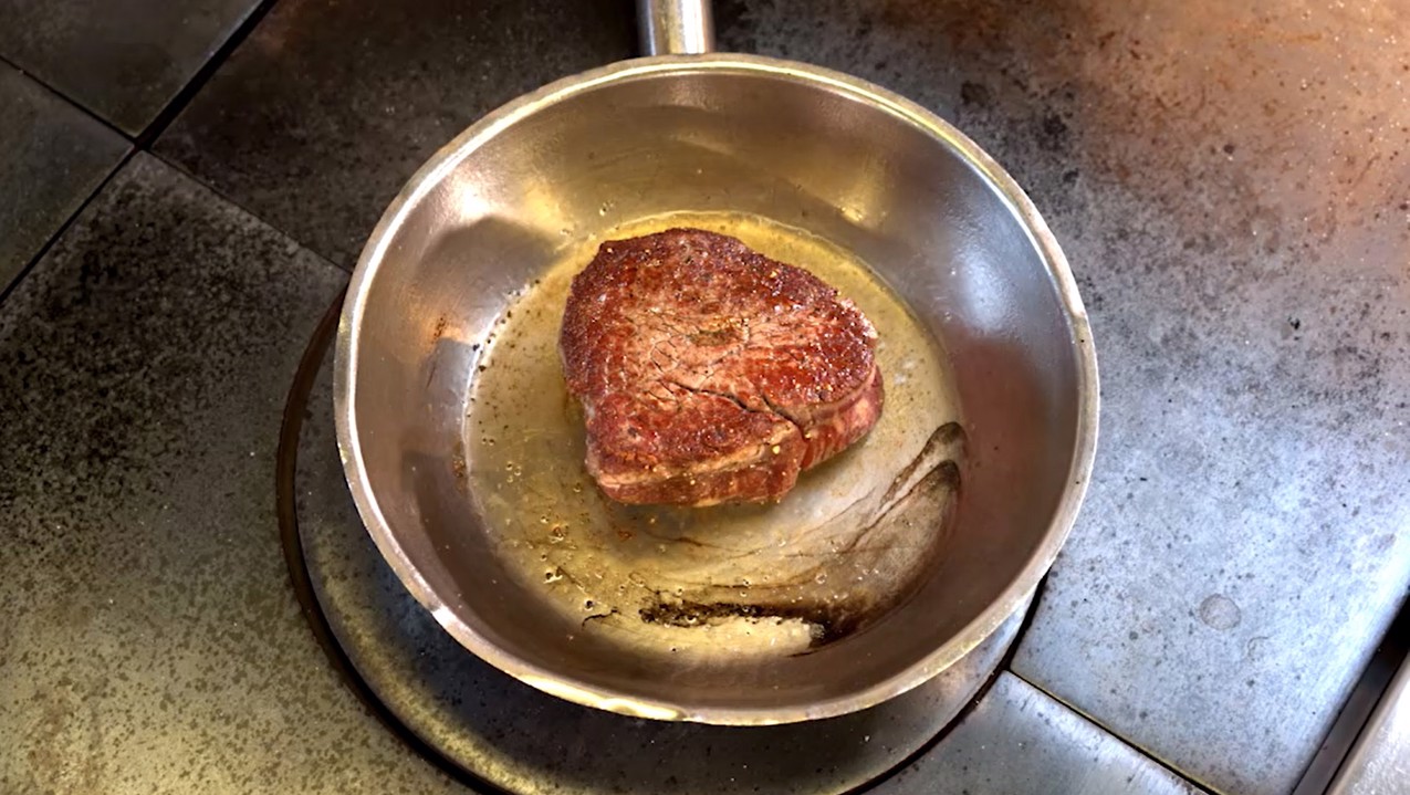 How do you cook fillet steak like a restaurant?