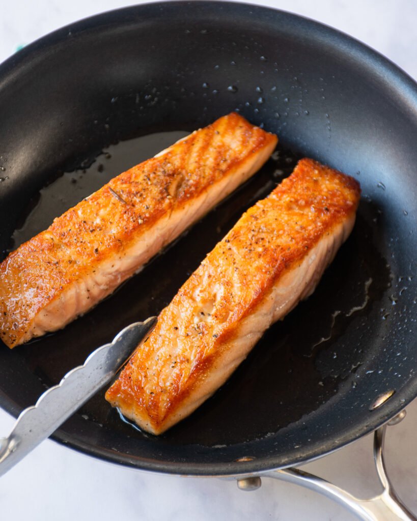 How do you cook fish on a non stick pan?