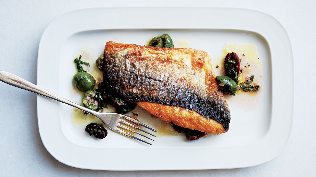 How do you cook fish so it is crispy?