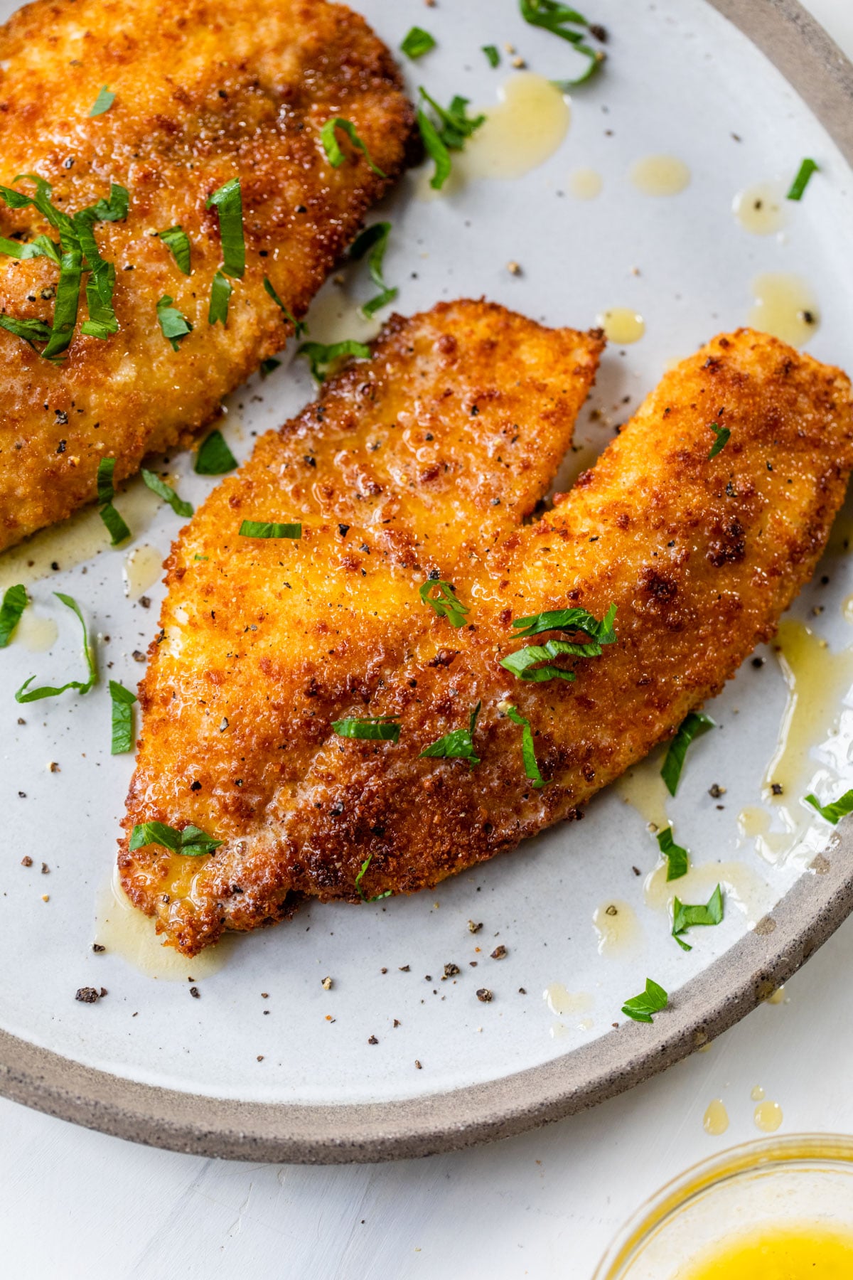 How do you cook frozen breaded tilapia in an air fryer?