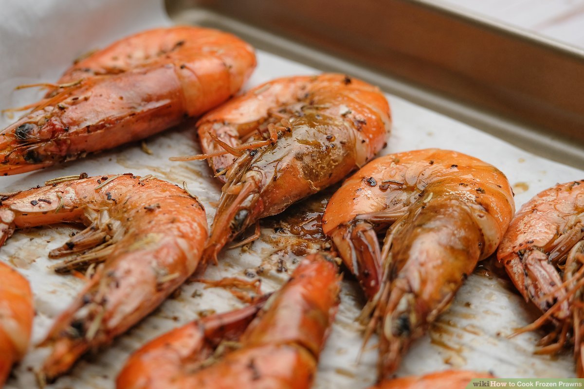 How do you cook frozen prawns in a pan?