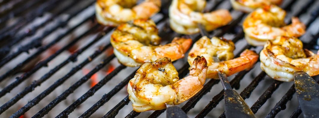 How do you cook frozen shrimp on a Weber grill?