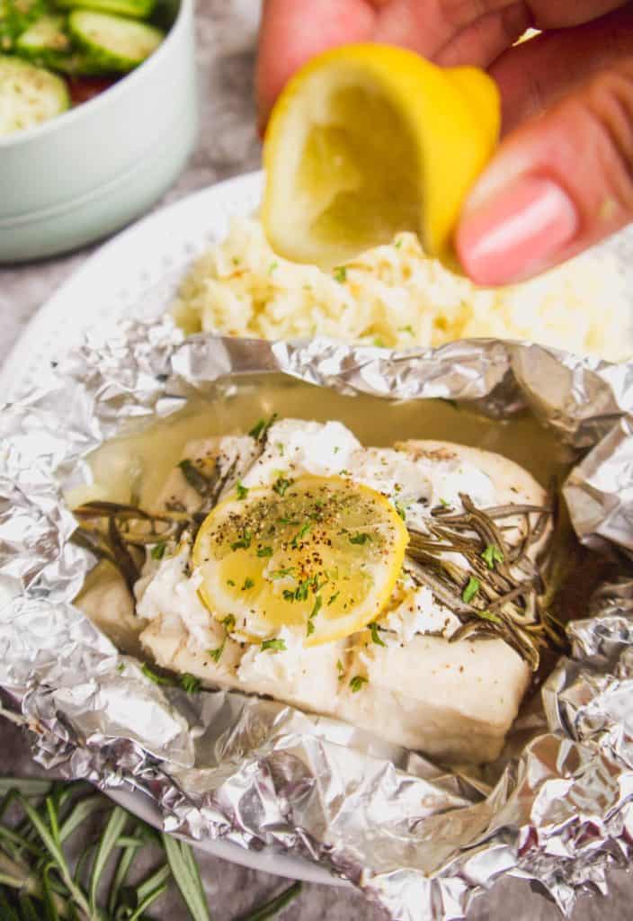 How do you cook halibut in foil?