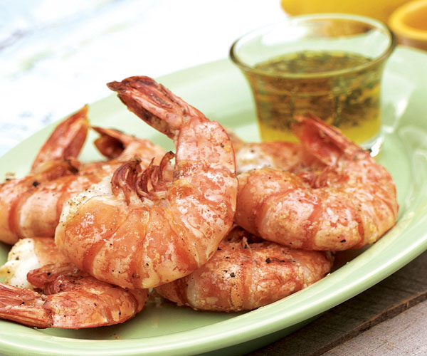 How do you cook prawns in the shell on the grill?