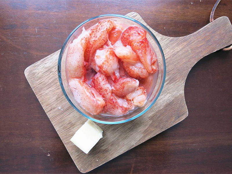 How do you cook raw lobster chunks?