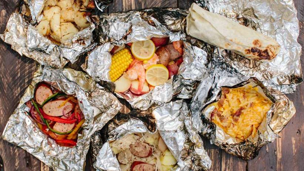 How do you cook with aluminum foil?