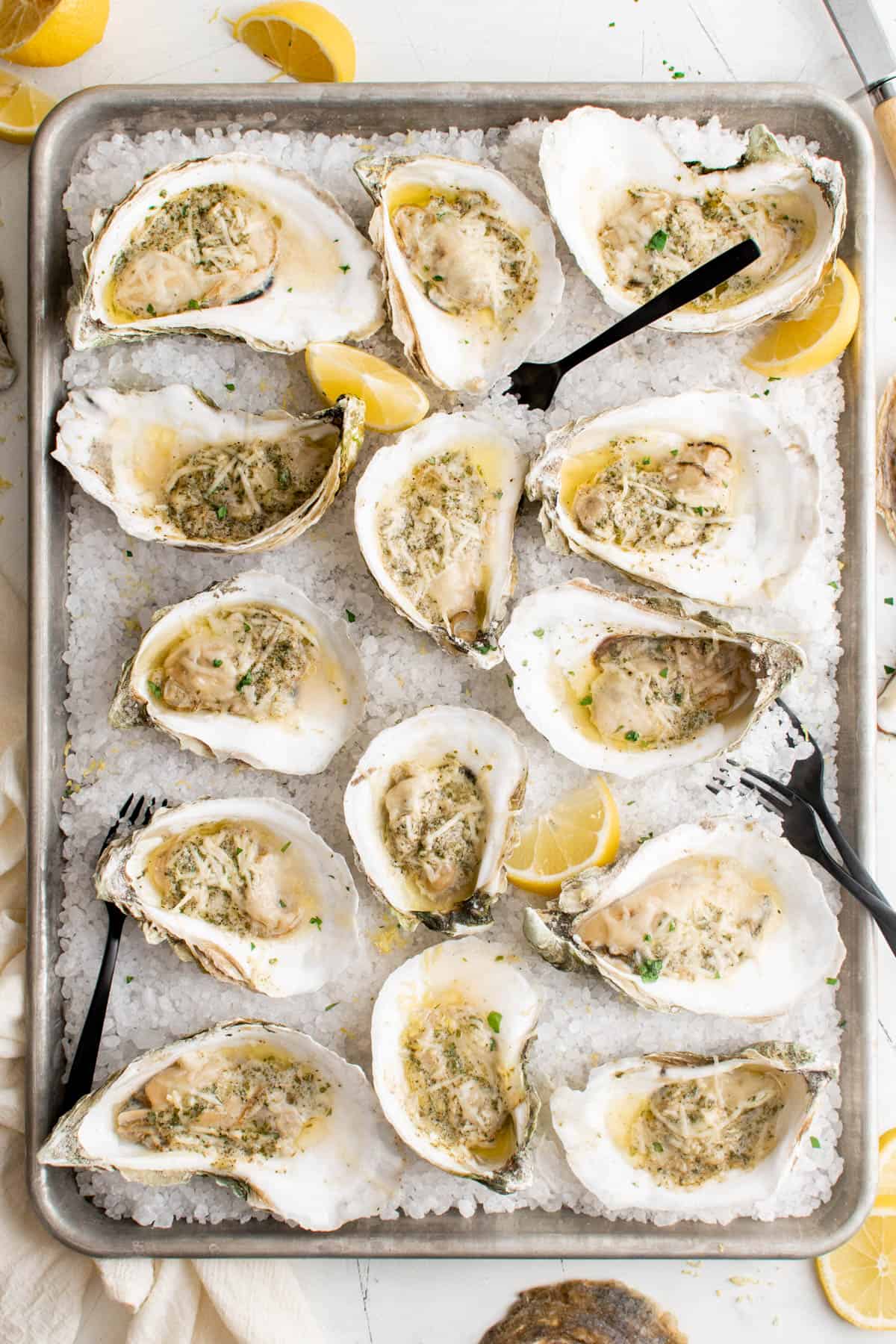 How do you crack oysters in the oven?