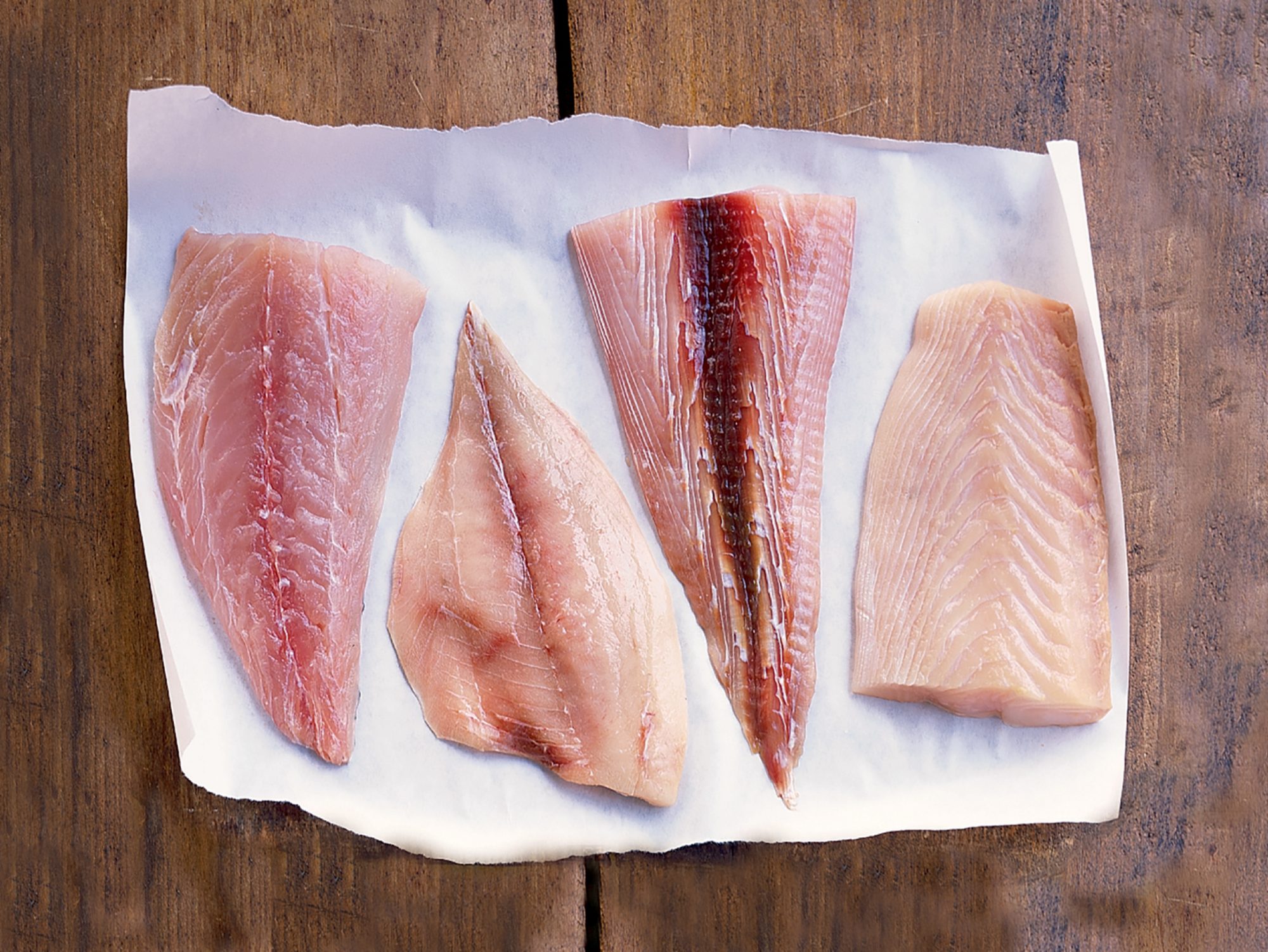 How do you cut fish fillets without skin?