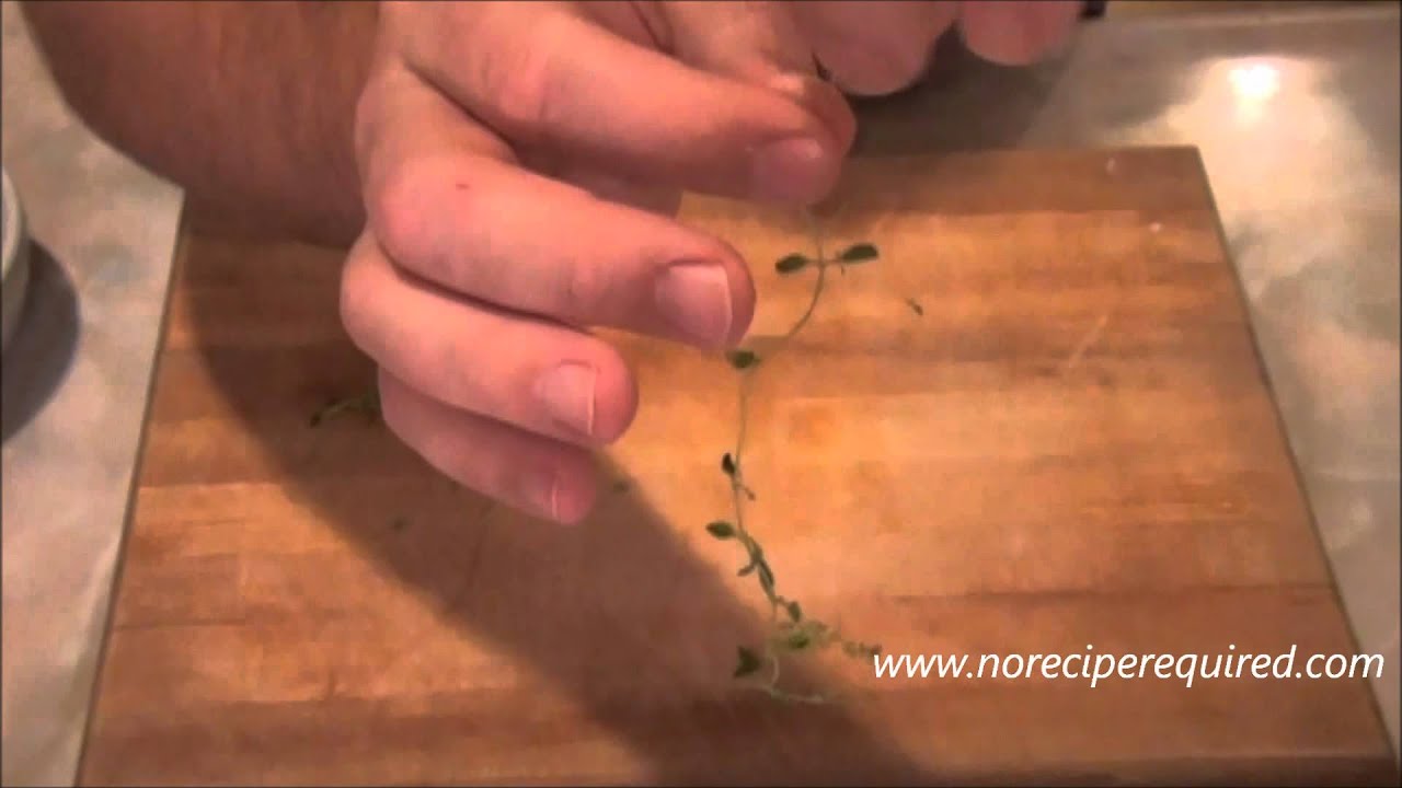 How do you cut thyme for cooking?