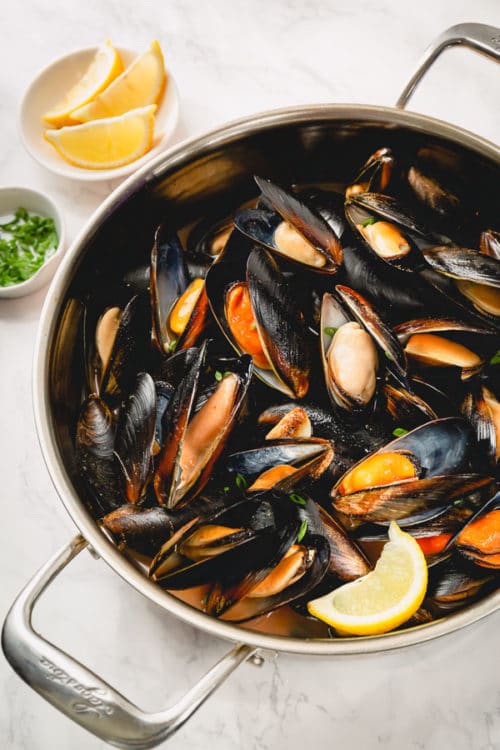 How do you defrost frozen mussels?