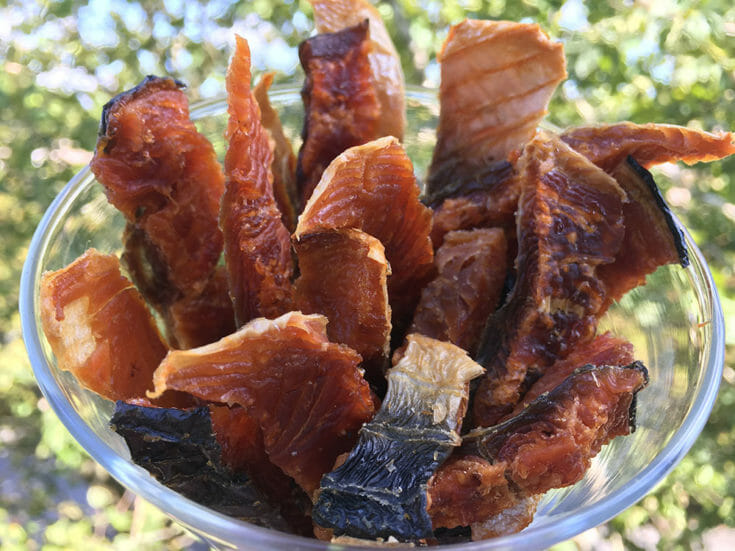 How do you dehydrate salmon skin for dogs?