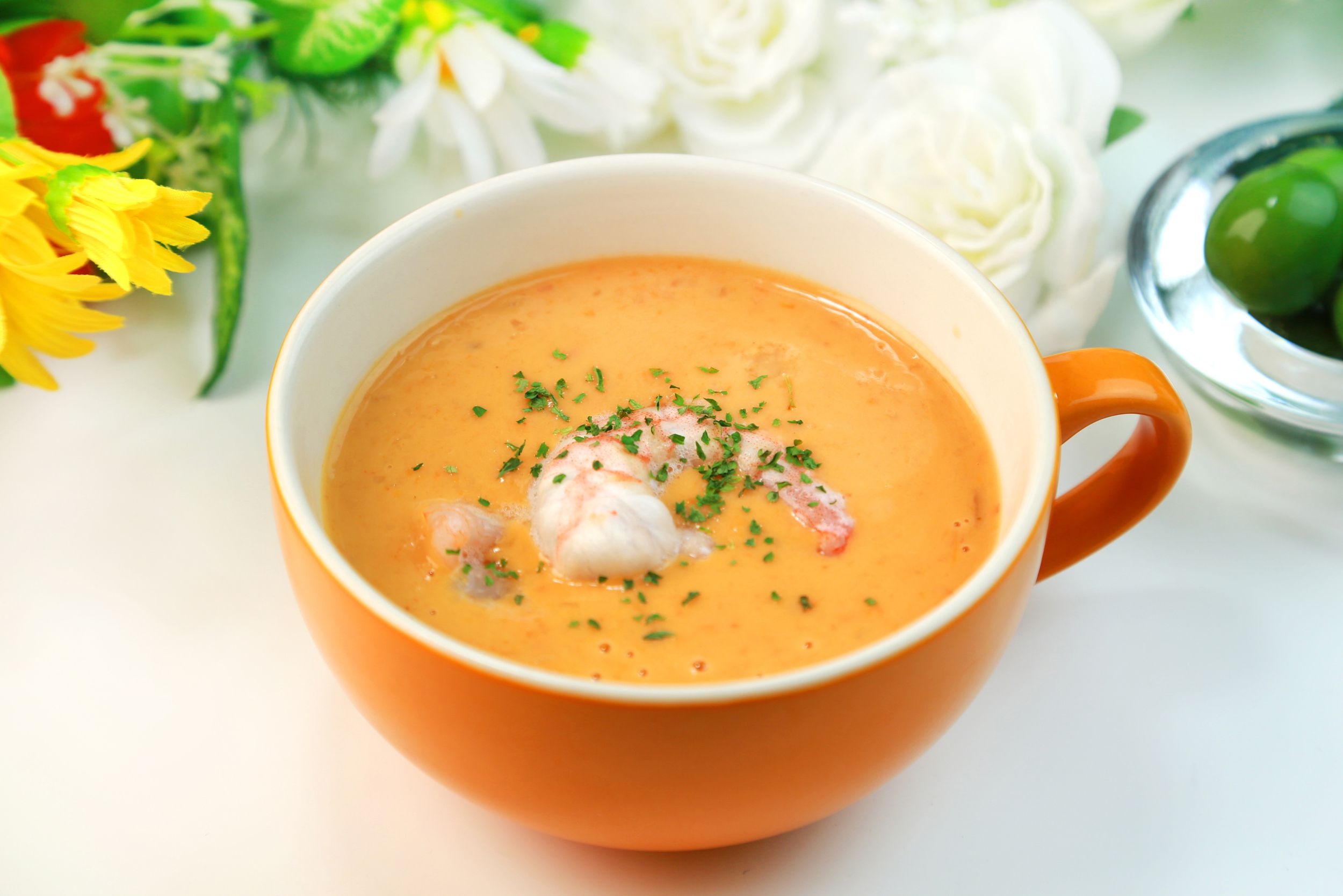 How do you eat bisque?
