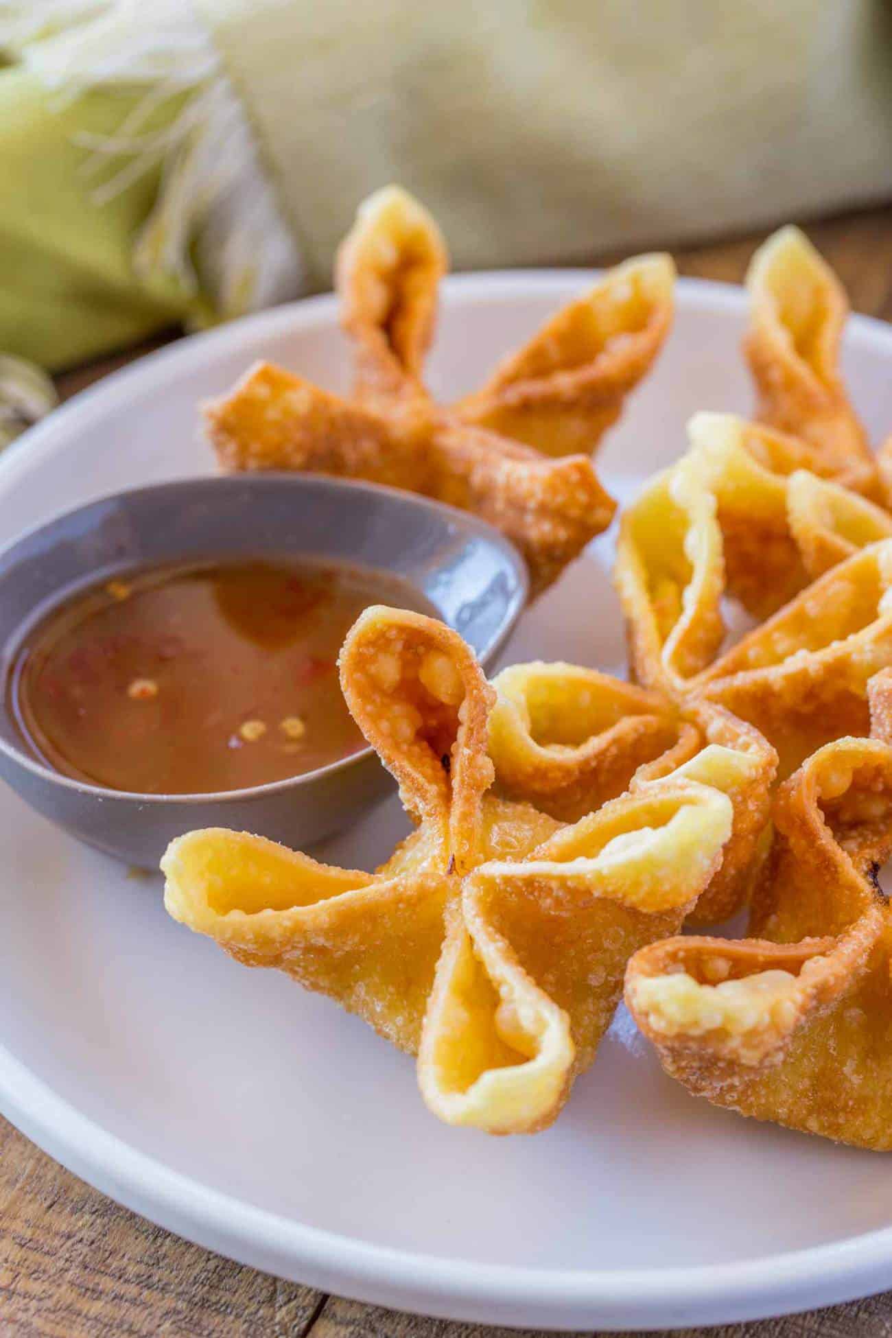 How do you eat crab rangoons?