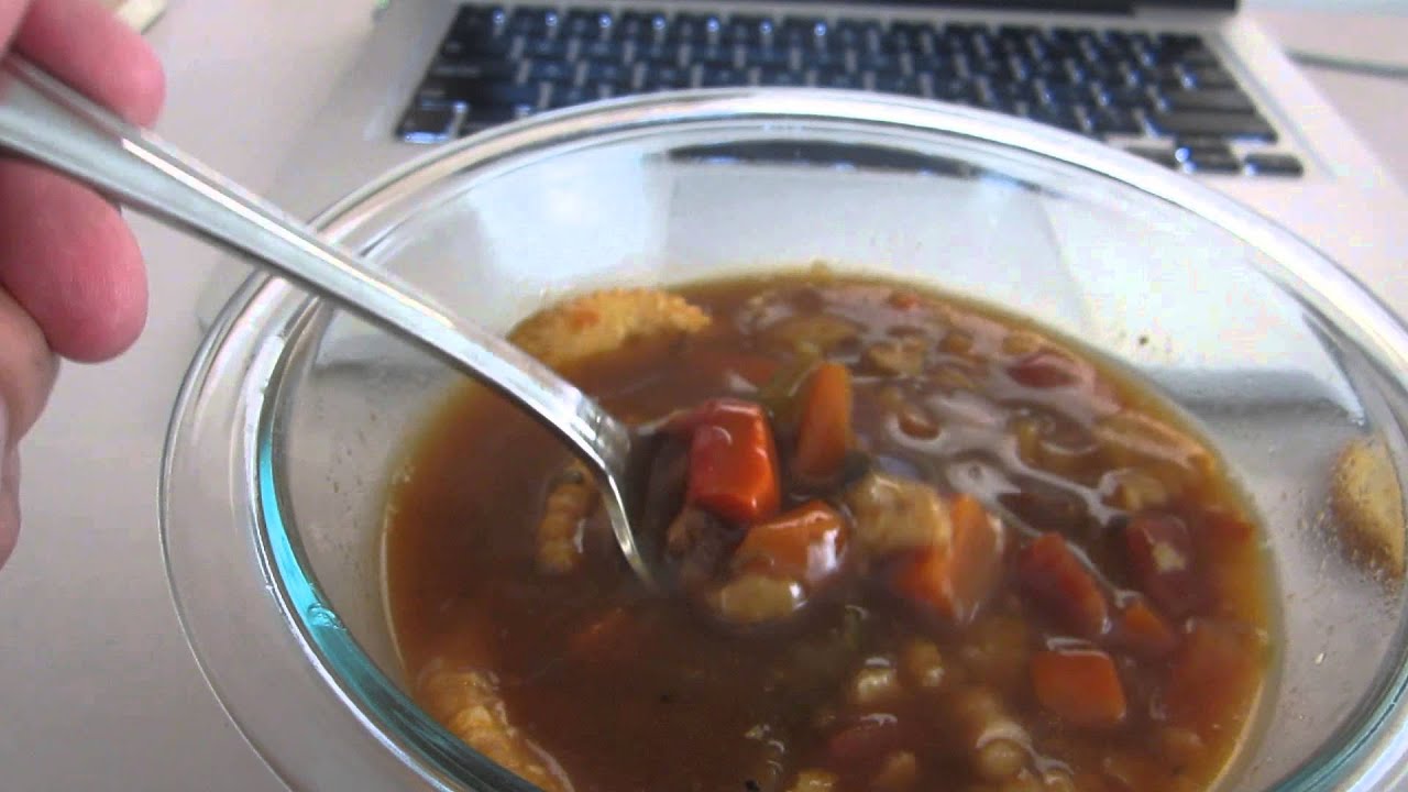 How do you eat soup with crackers?