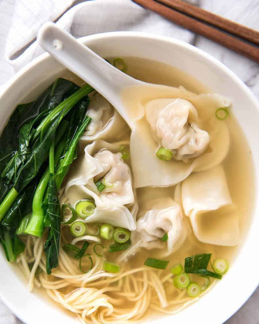 How do you eat wonton soup?