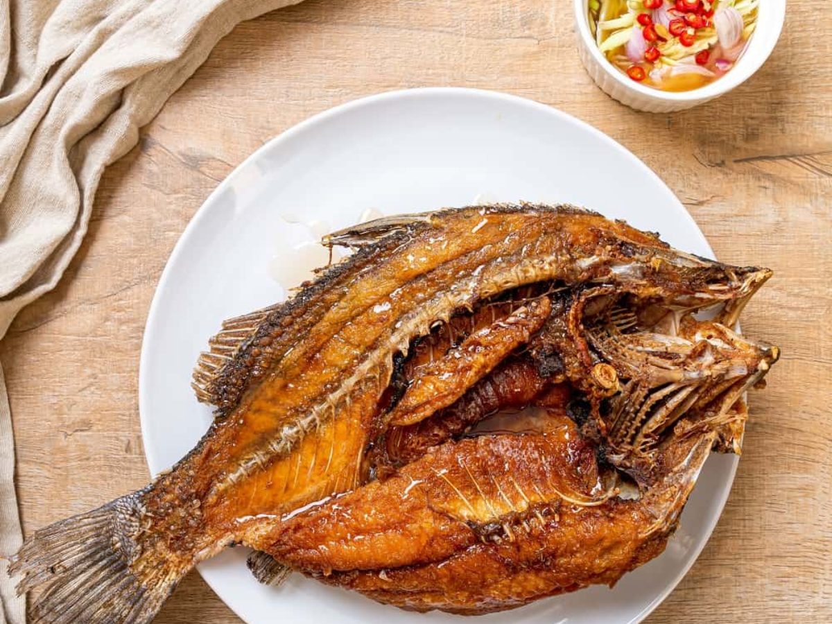 How do you fry leftover fried fish?
