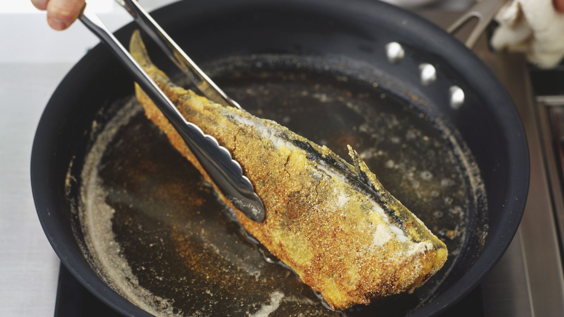 How do you fry oily fish?