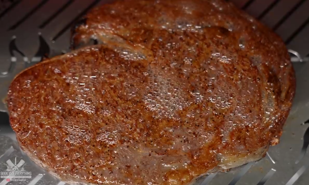 How do you get golden brown crust on steak?